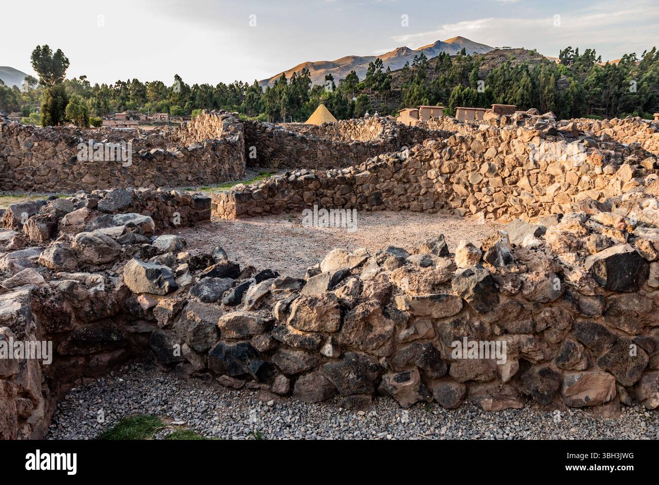 Qullqa (Colca) storage houses in Raqchi complex, Peru Stock Photo - Alamy