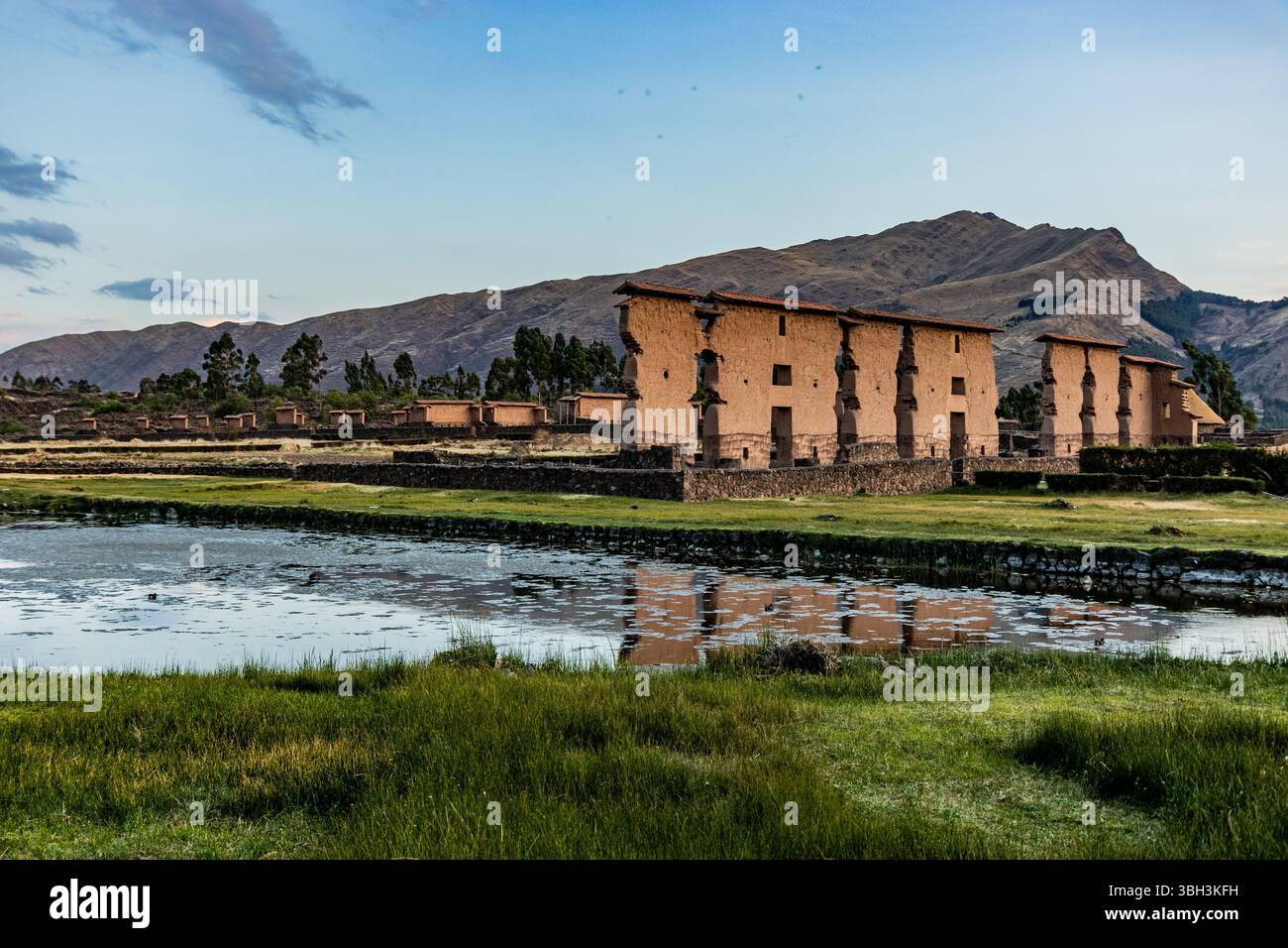 Ruins of Viracocha temple in Raqchi complex, Peru Stock Photo - Alamy