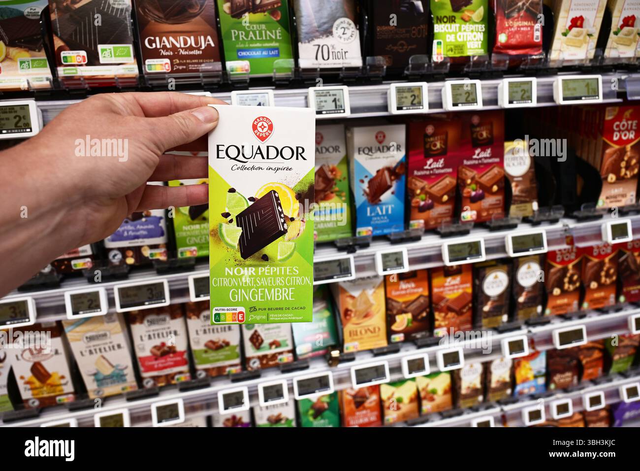 Equador chocolate bar in grocery store Stock Photo - Alamy