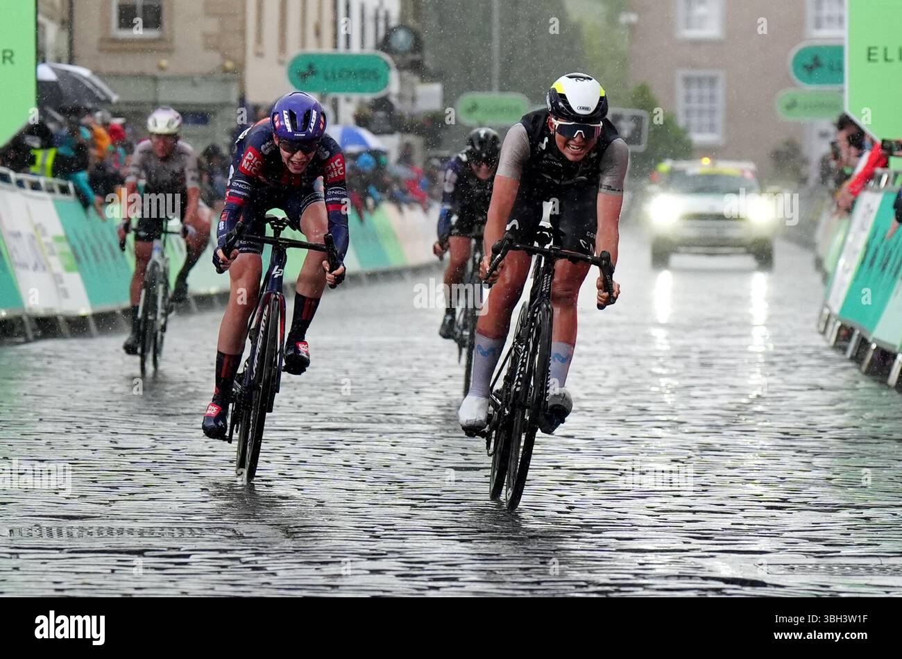 Cat Ferguson of Movistar Team crossing the finish line to win stage ...
