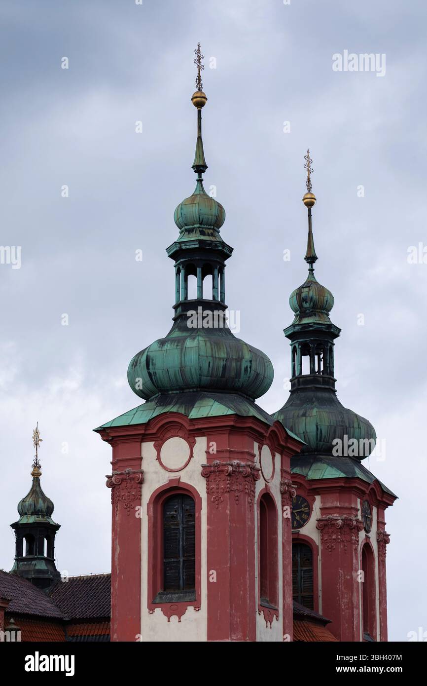 Golden baroque spires domes hi-res stock photography and images - Alamy