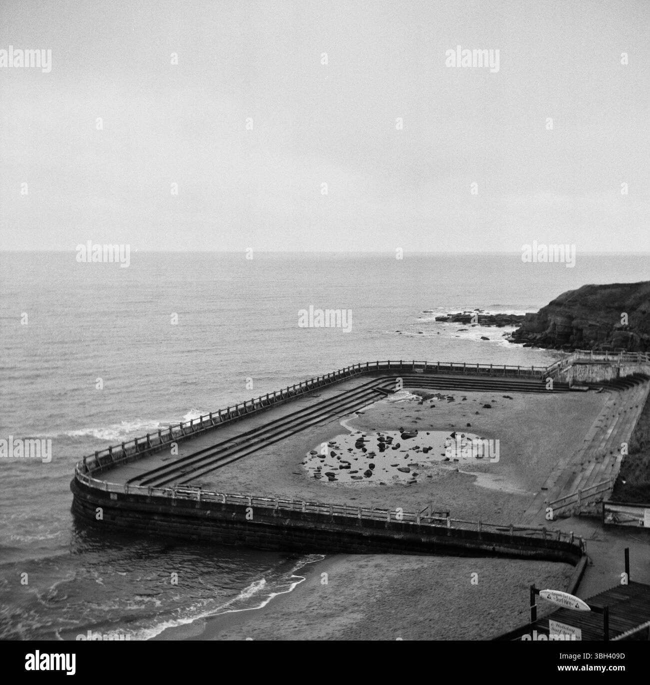 Ocean tourism wharf Black and White Stock Photos & Images - Alamy