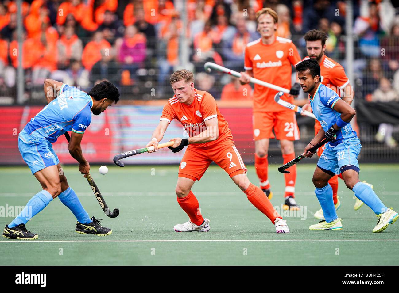 AMSTELVEEN, NETHERLANDS - JUNE 7: Koen Bijen of The Netherlands battles ...