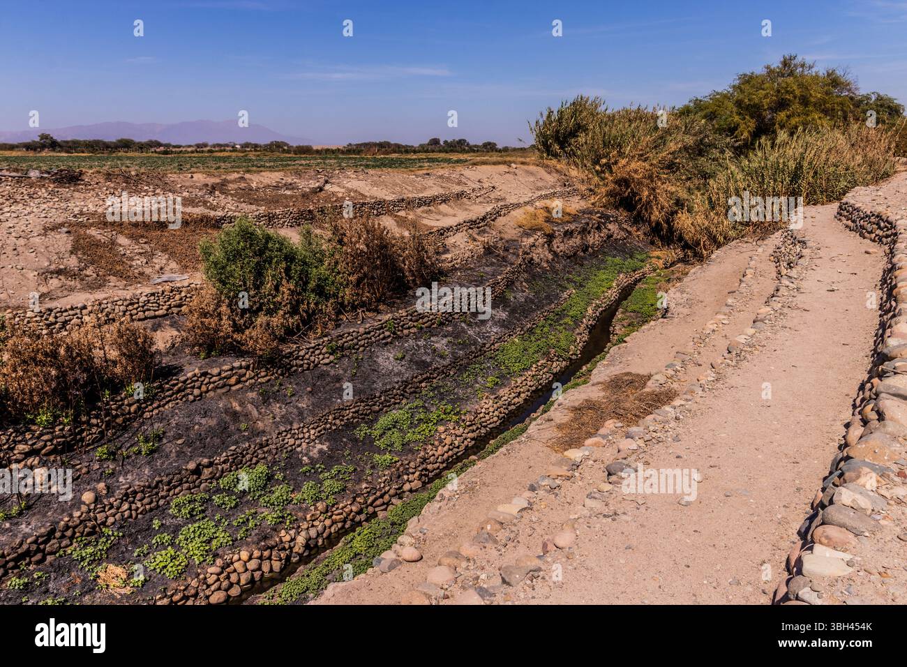 Peru irrigation canal hi-res stock photography and images - Alamy