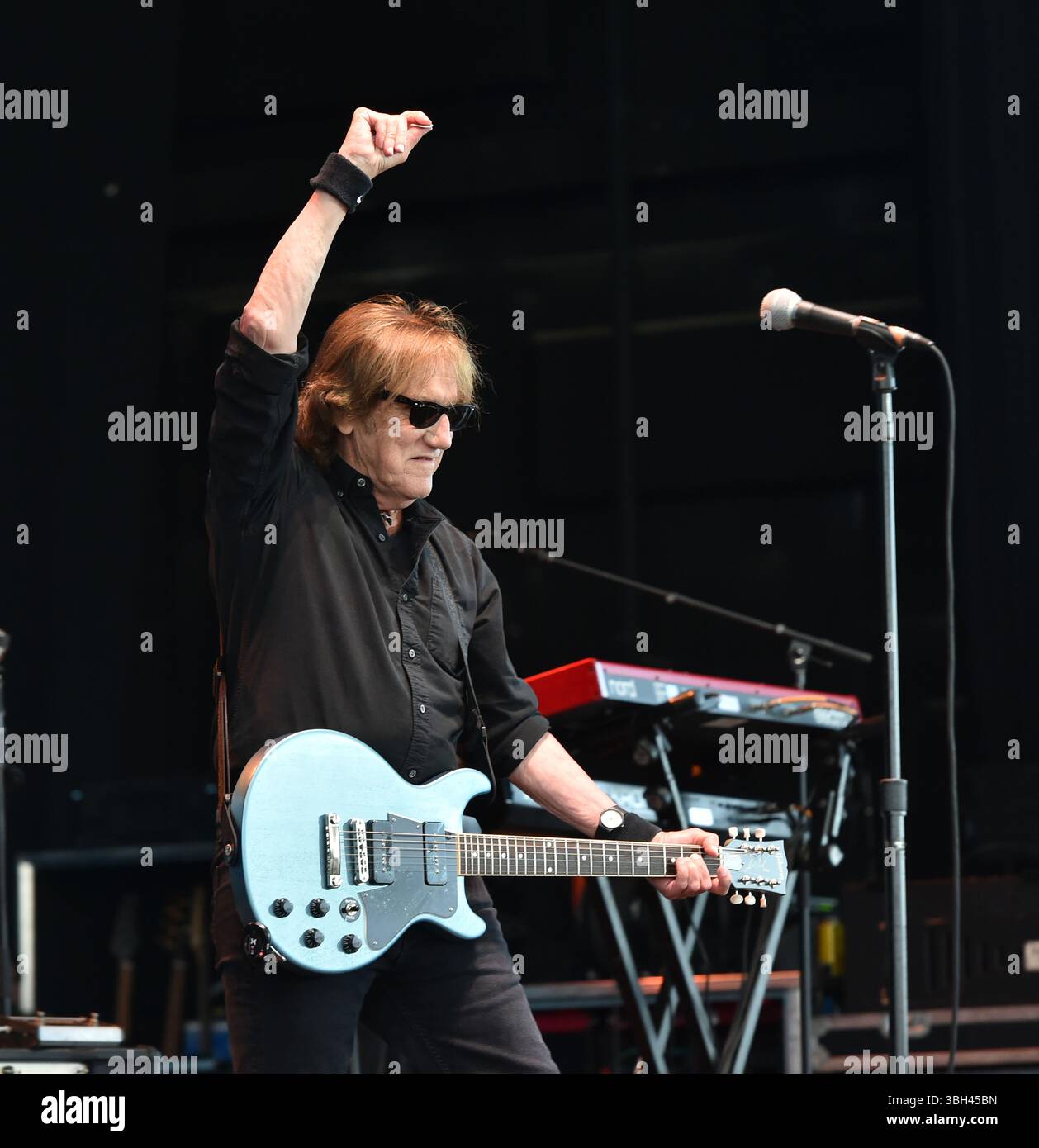 June 6, 2025, Portsmouth, Virginia, USA: JOHN CAFFERTY entertains the ...