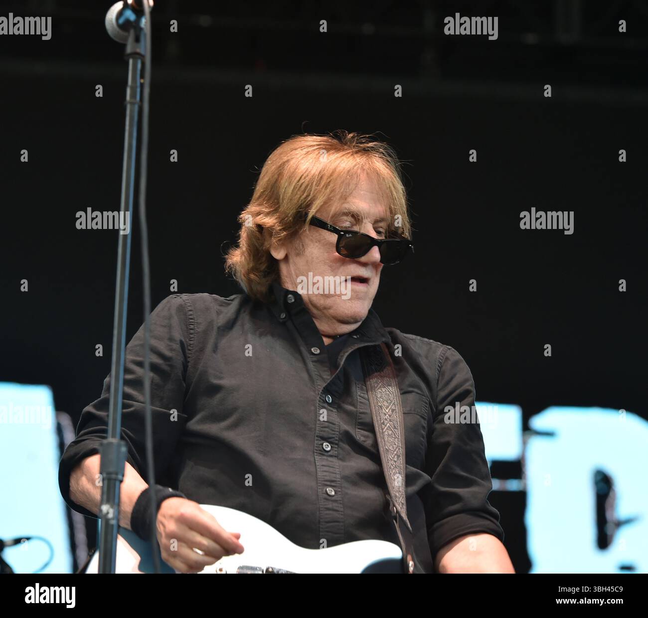 June 6, 2025, Portsmouth, Virginia, USA: JOHN CAFFERTY entertains the ...