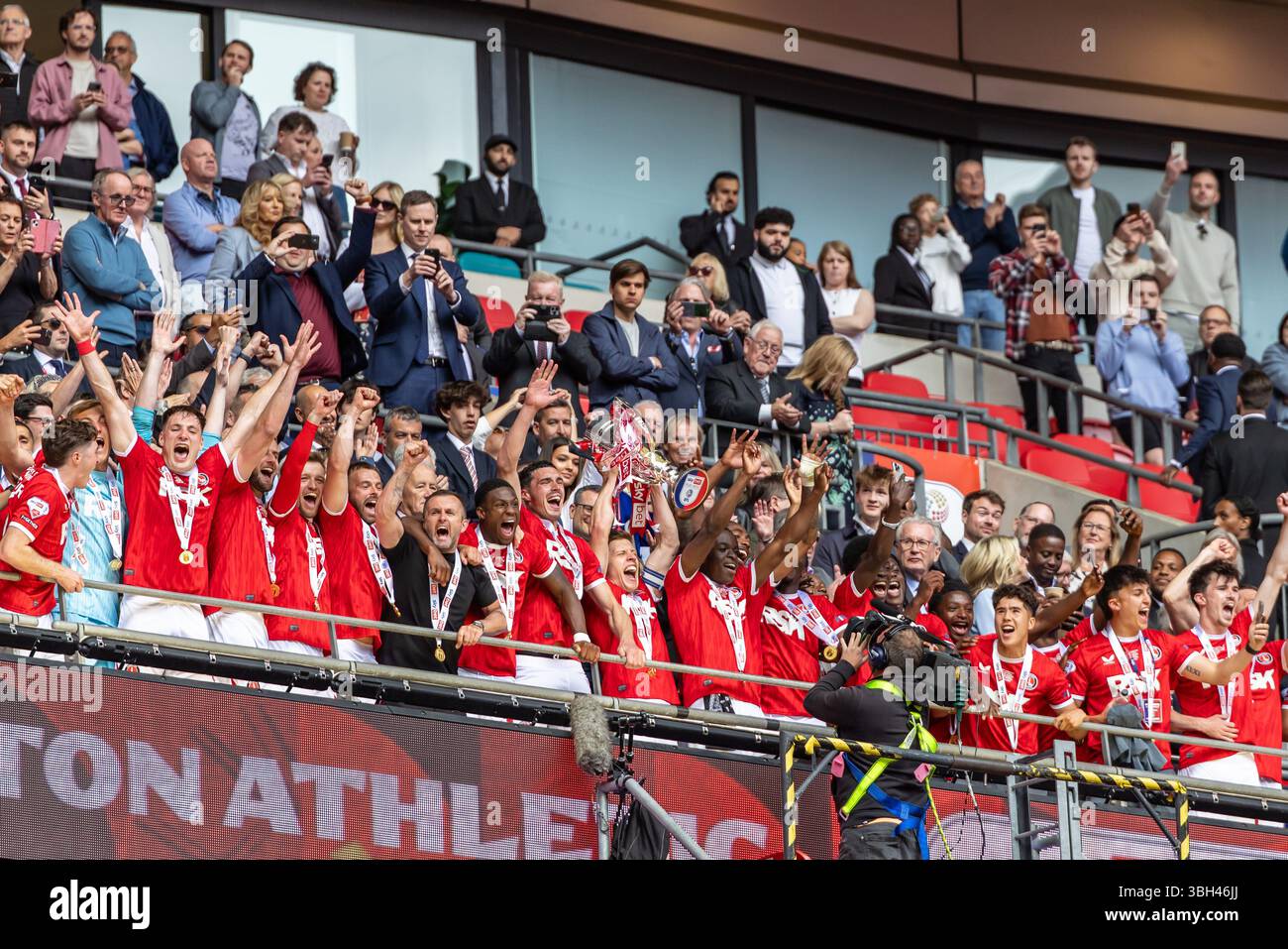 Playoff team hi-res stock photography and images - Alamy