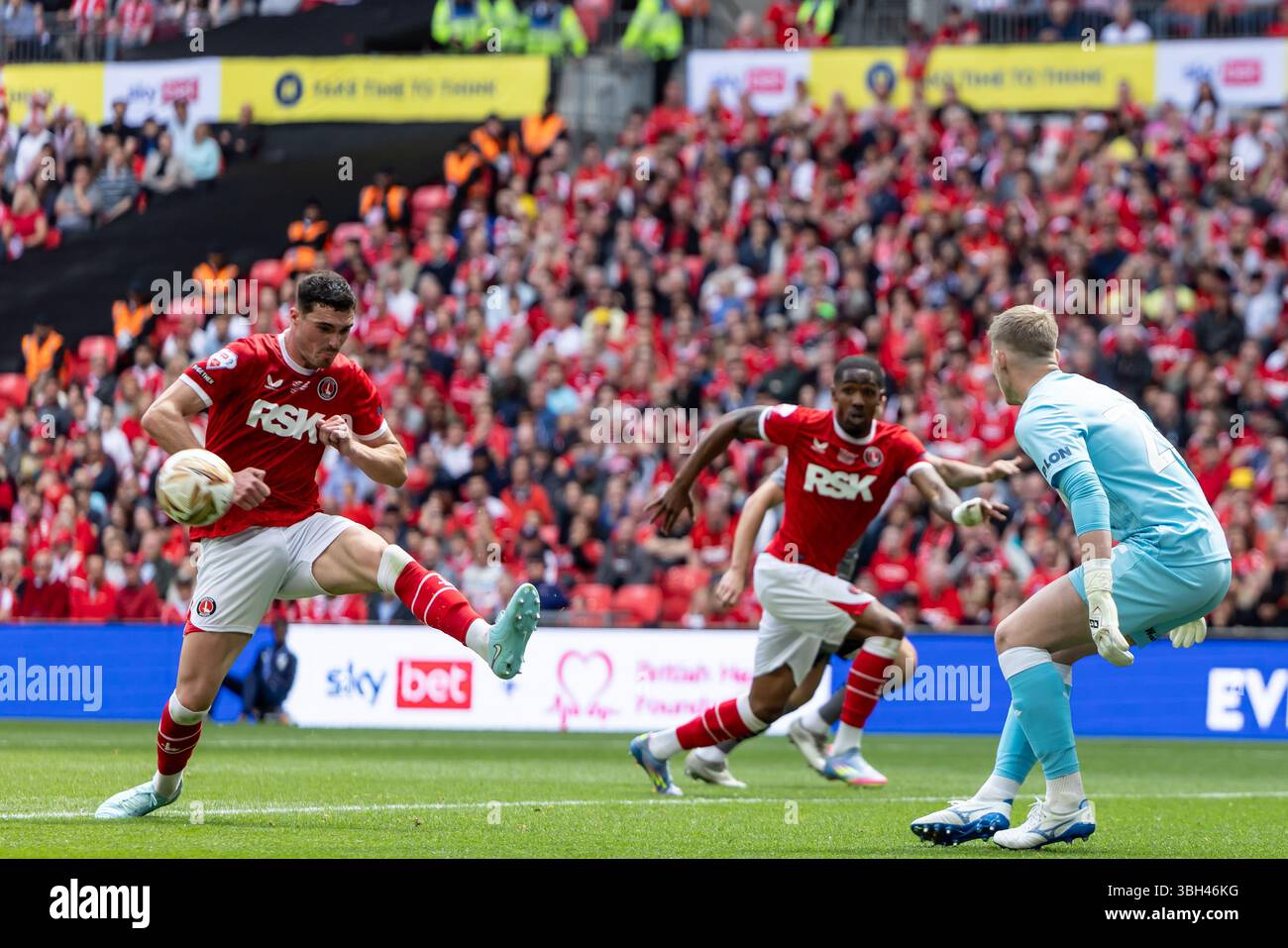 Lloyd jones football hi-res stock photography and images - Alamy