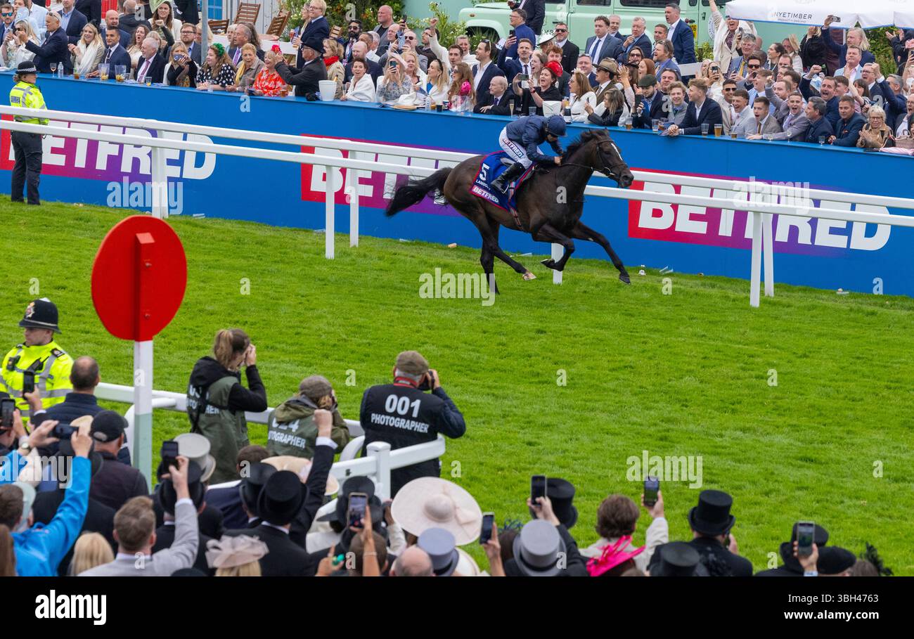 Wayne lordan wins hi-res stock photography and images - Alamy