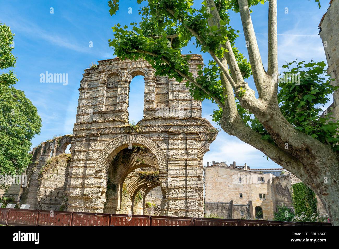 Palais roman hi-res stock photography and images - Alamy
