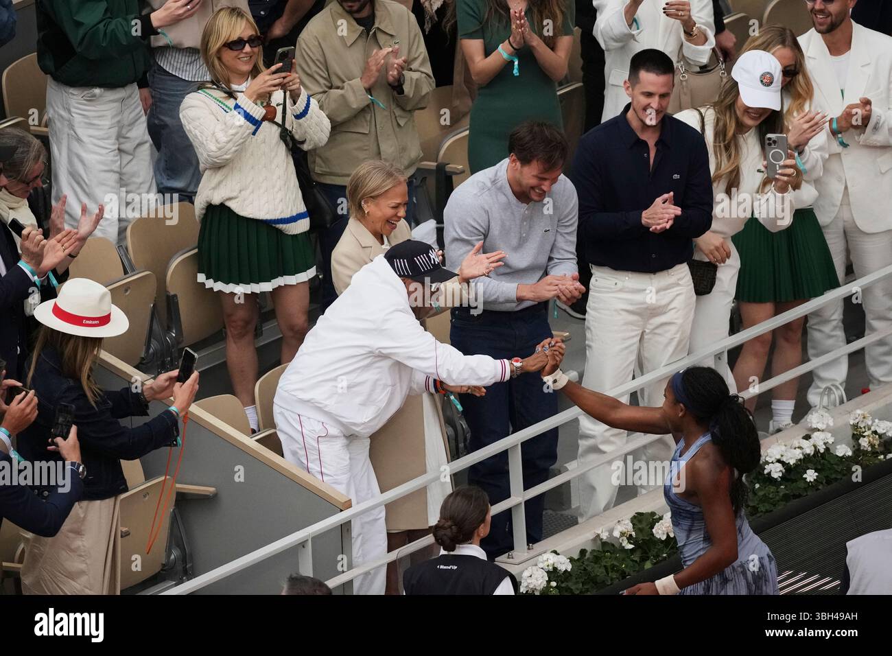 Winner Coco Gauff of the U.S. shakes hands with Spike Lee after the ...