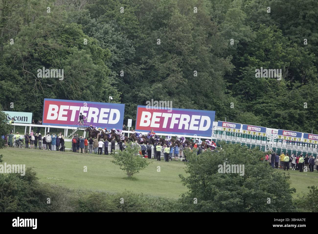 Epsom Downs Racecourse, Epsom, Surrey, UK. 7th June, 2025. The 19 ...