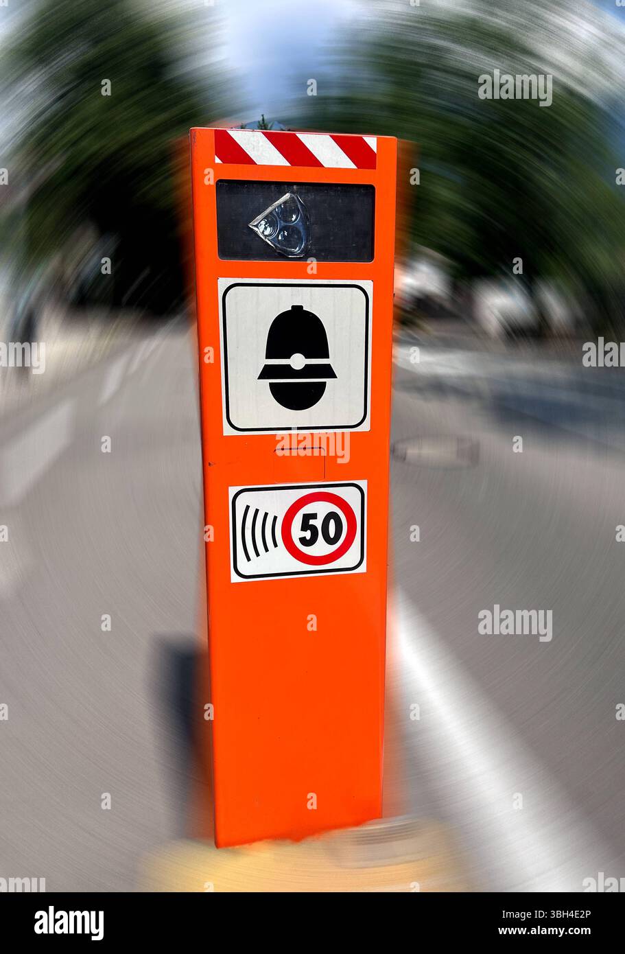 Achtung Bild bearbeitet Hier im Bild eine Speedbox, Radarfalle, Blitzer ...