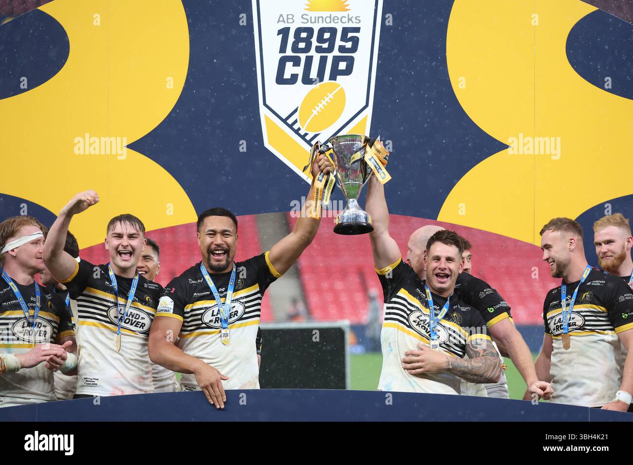 York Knights’ Toa Mata'afa (centre, left) and York Knights' Jesse Dee ...