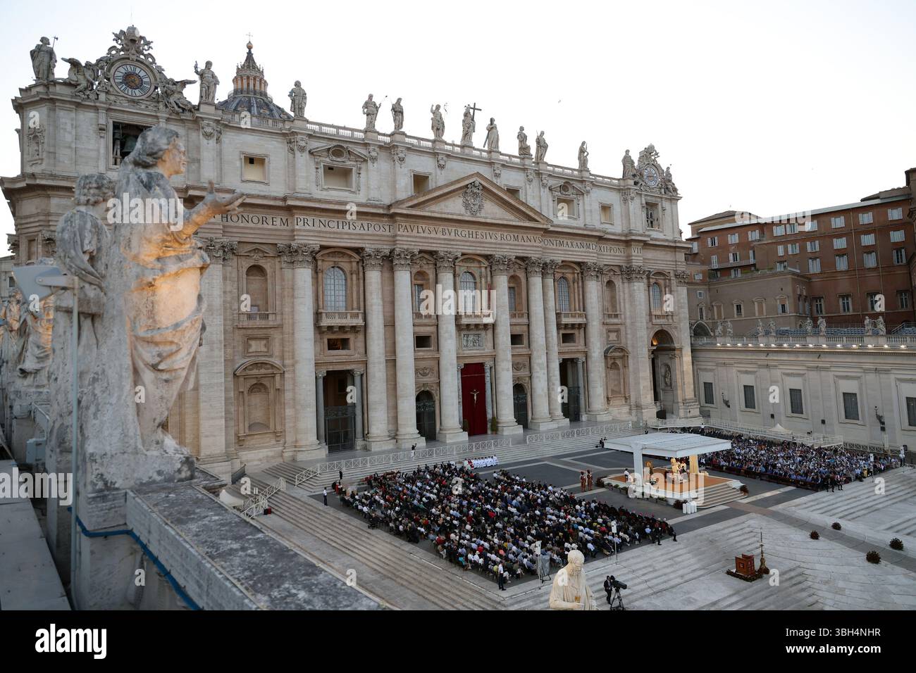 Pentecost vigil in st peter square hi-res stock photography and images ...