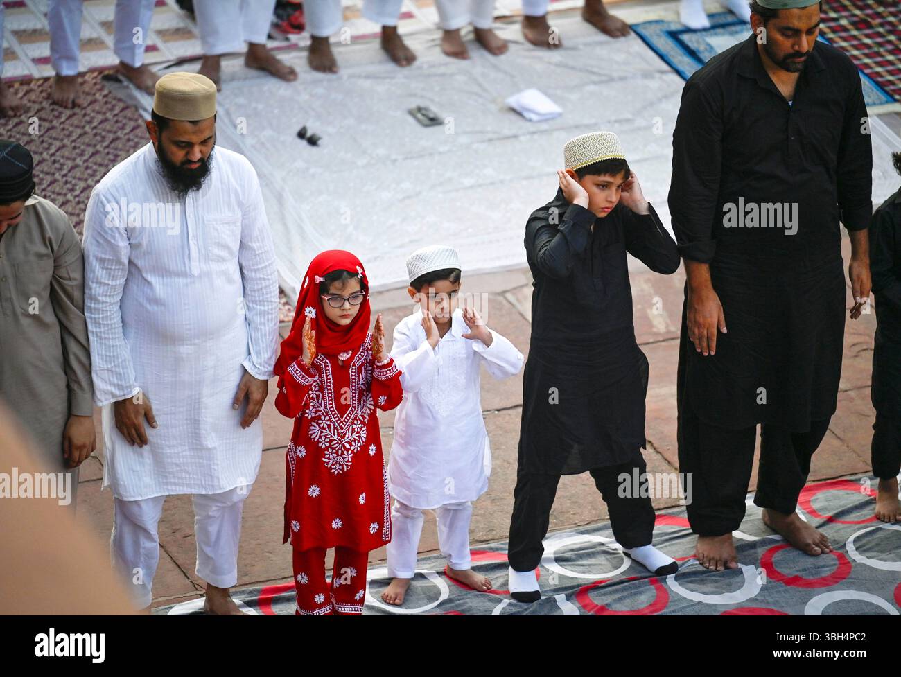 NEW DELHI, INDIA - JUNE 7: Muslims offering prayers at Jama Masjid on ...