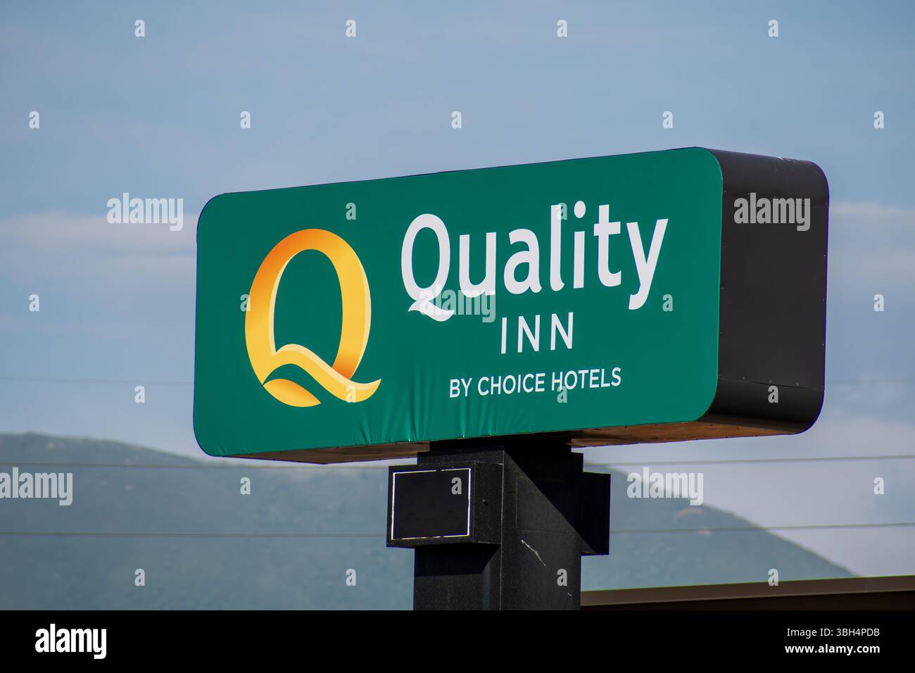 SPANISH FORK, UT, US - JUNE 8, 2025: Exterior view of a Quality Inn ...