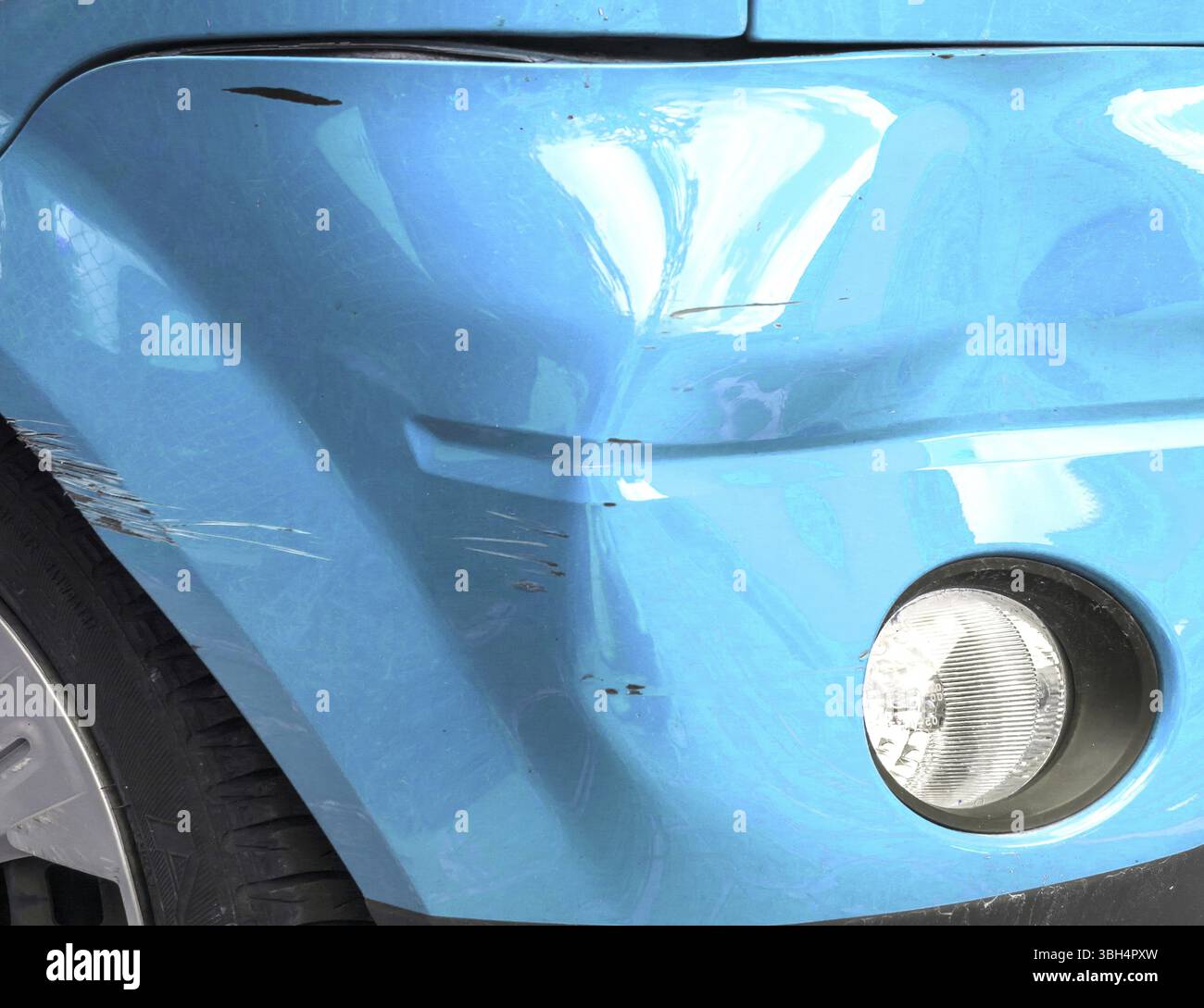 Rear damage hi-res stock photography and images - Alamy