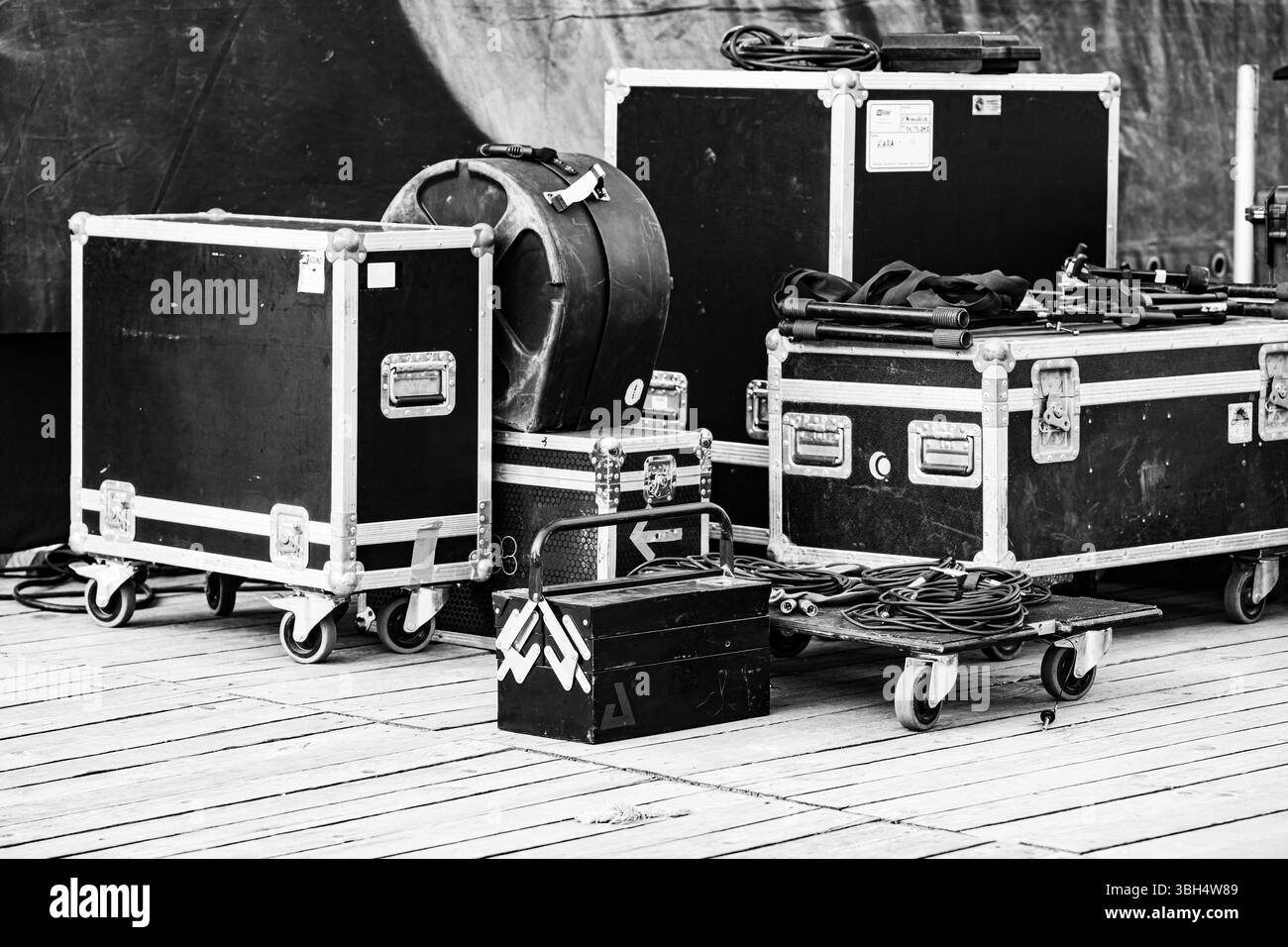 Breakdown of wood Black and White Stock Photos & Images - Alamy