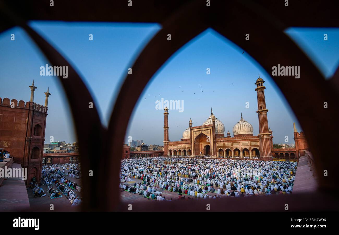 NEW DELHI, INDIA - JUNE 7: Muslims offering prayers at Jama Masjid on ...
