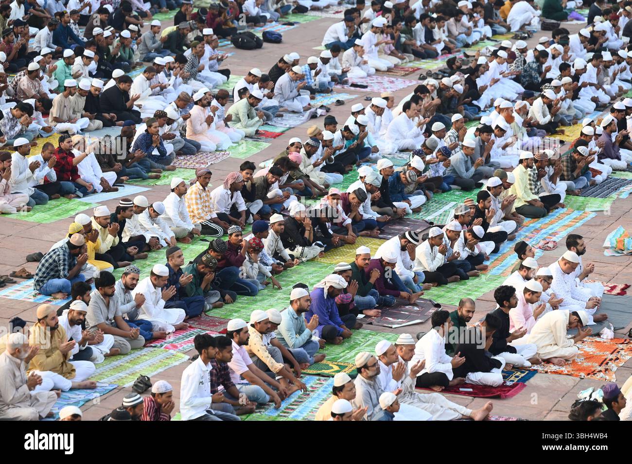 NEW DELHI, INDIA - JUNE 7: Muslims offer prayer (namaz) at the historic ...