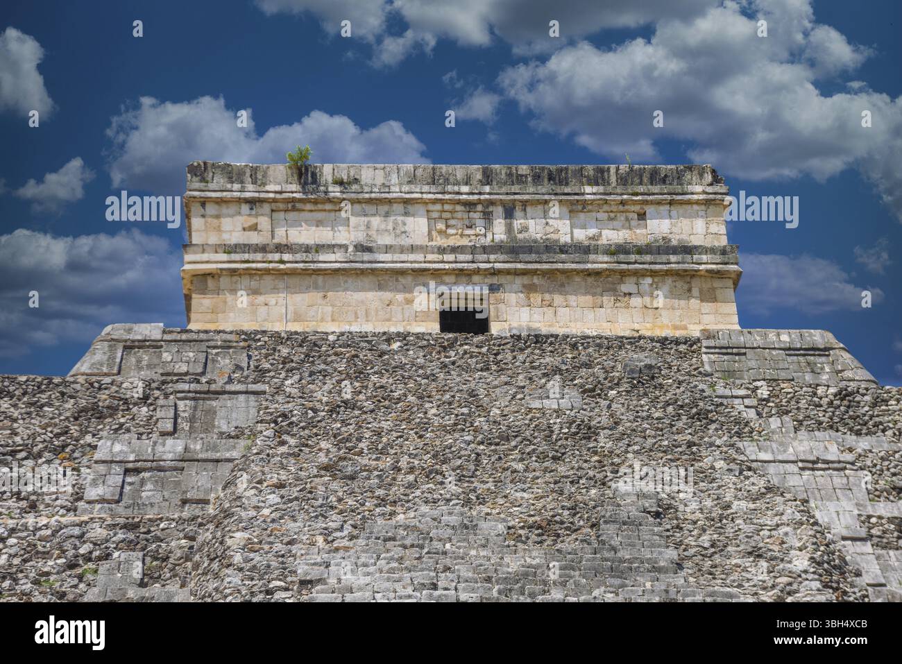 Temple Pyramid of Kukulcan El Castillo, Chichen Itza, Yucatan, Mexico, Maya civilization ...