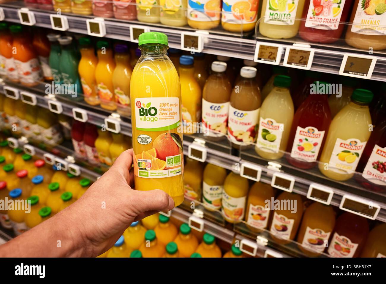 Fruit juices in supermarket france hi-res stock photography and images ...