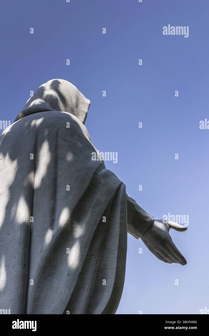 Jesus raising hands hi-res stock photography and images - Alamy