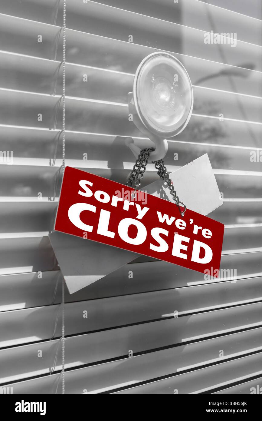 Entrance closed sign hi-res stock photography and images - Alamy