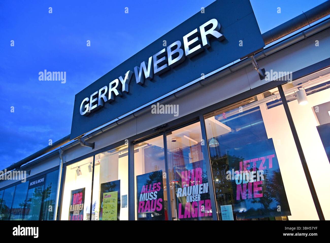 GERRY WEBER schliesst alle Filialen. GERRY WEBER Modekette,deutsches ...