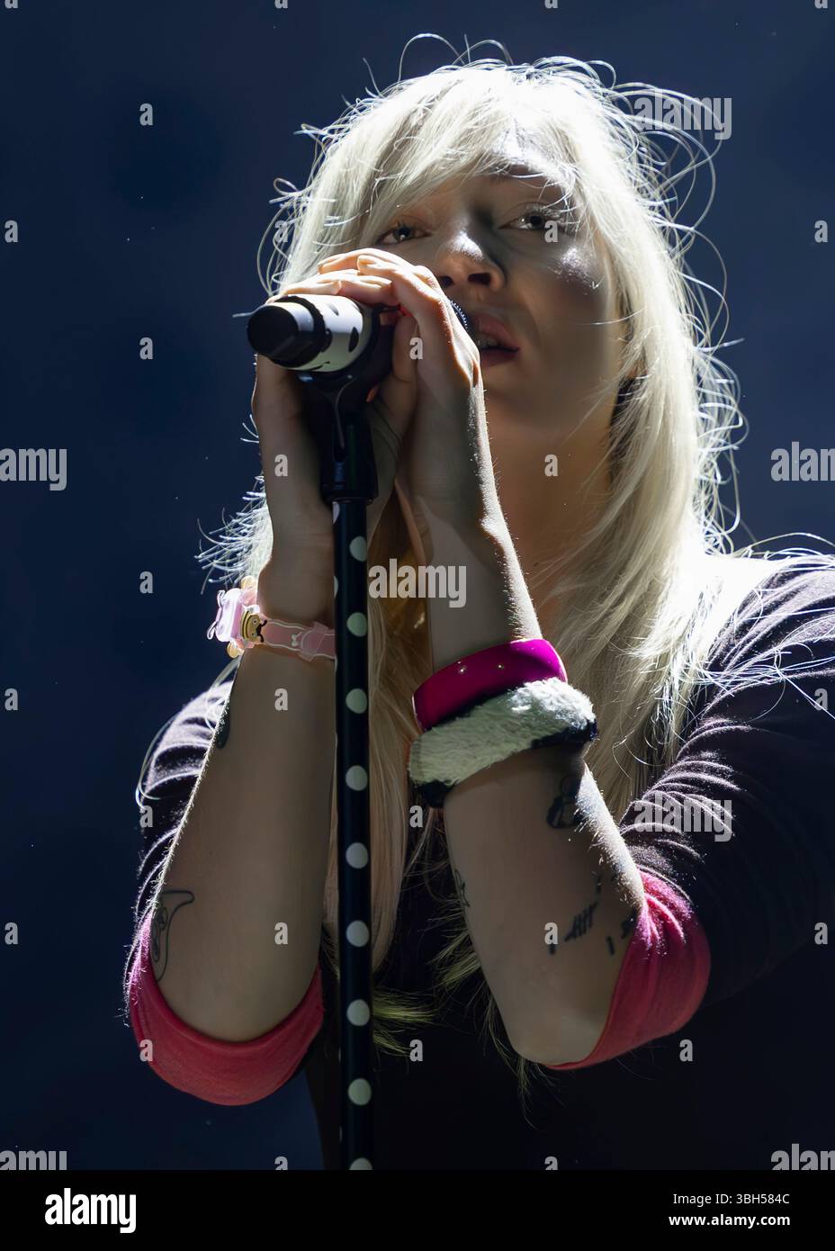 EINDHOVEN, NETHERLANDS - JUNE 6: Singer Songwriter S10 (Stien den ...