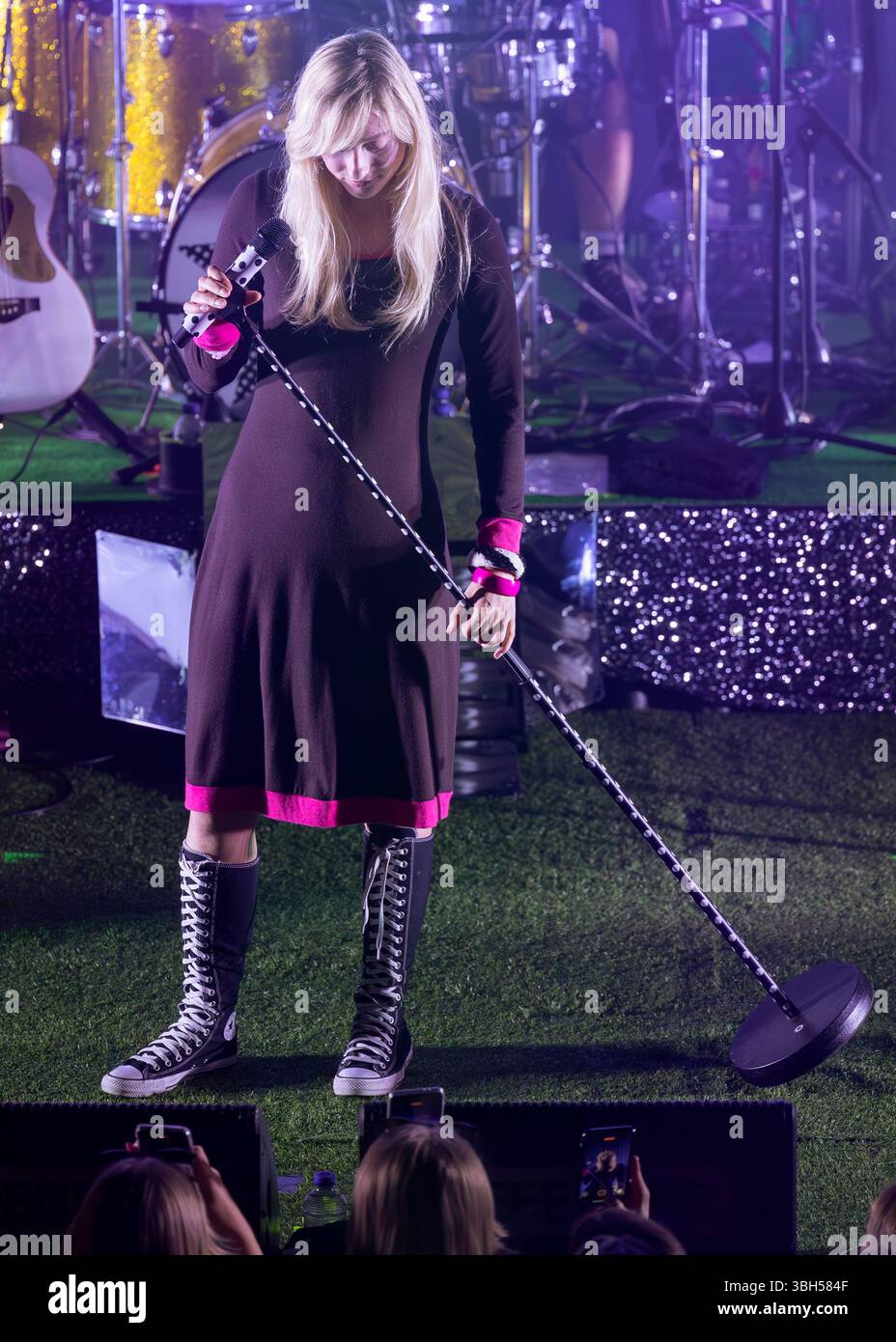 EINDHOVEN, NETHERLANDS - JUNE 6: Singer Songwriter S10 (Stien den ...