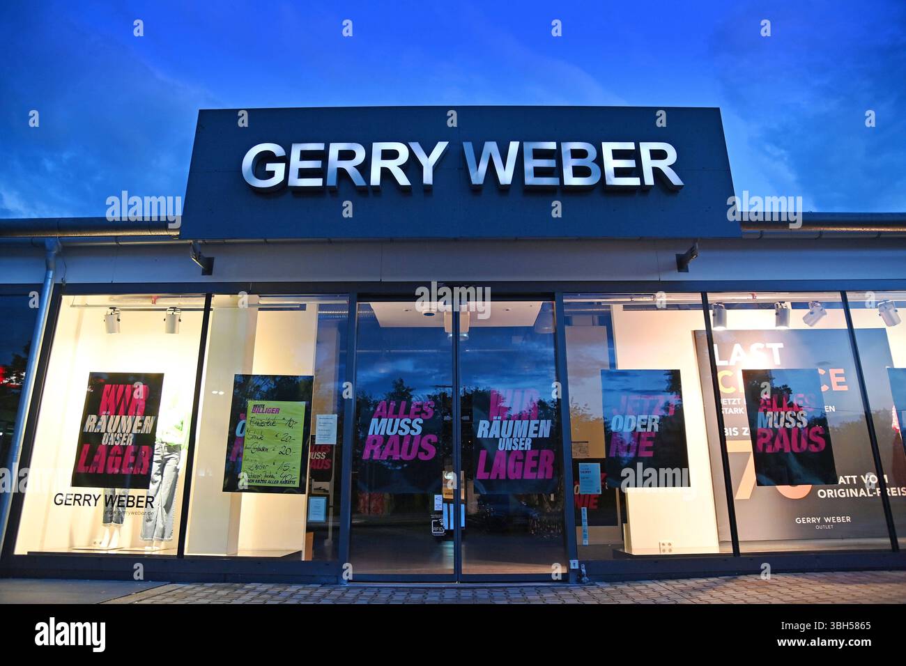 GERRY WEBER schliesst alle Filialen. GERRY WEBER Modekette,deutsches ...