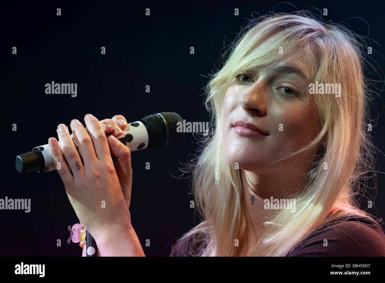 2025-06-06 Singer Songwriter S10 Stien den Hollander EINDHOVEN ...