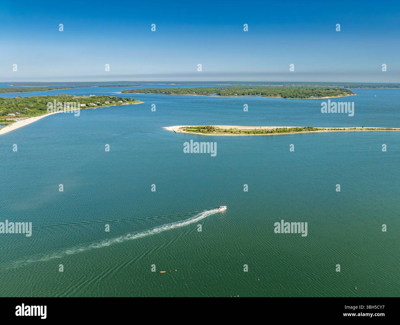Aerial view motor boat hi-res stock photography and images - Alamy