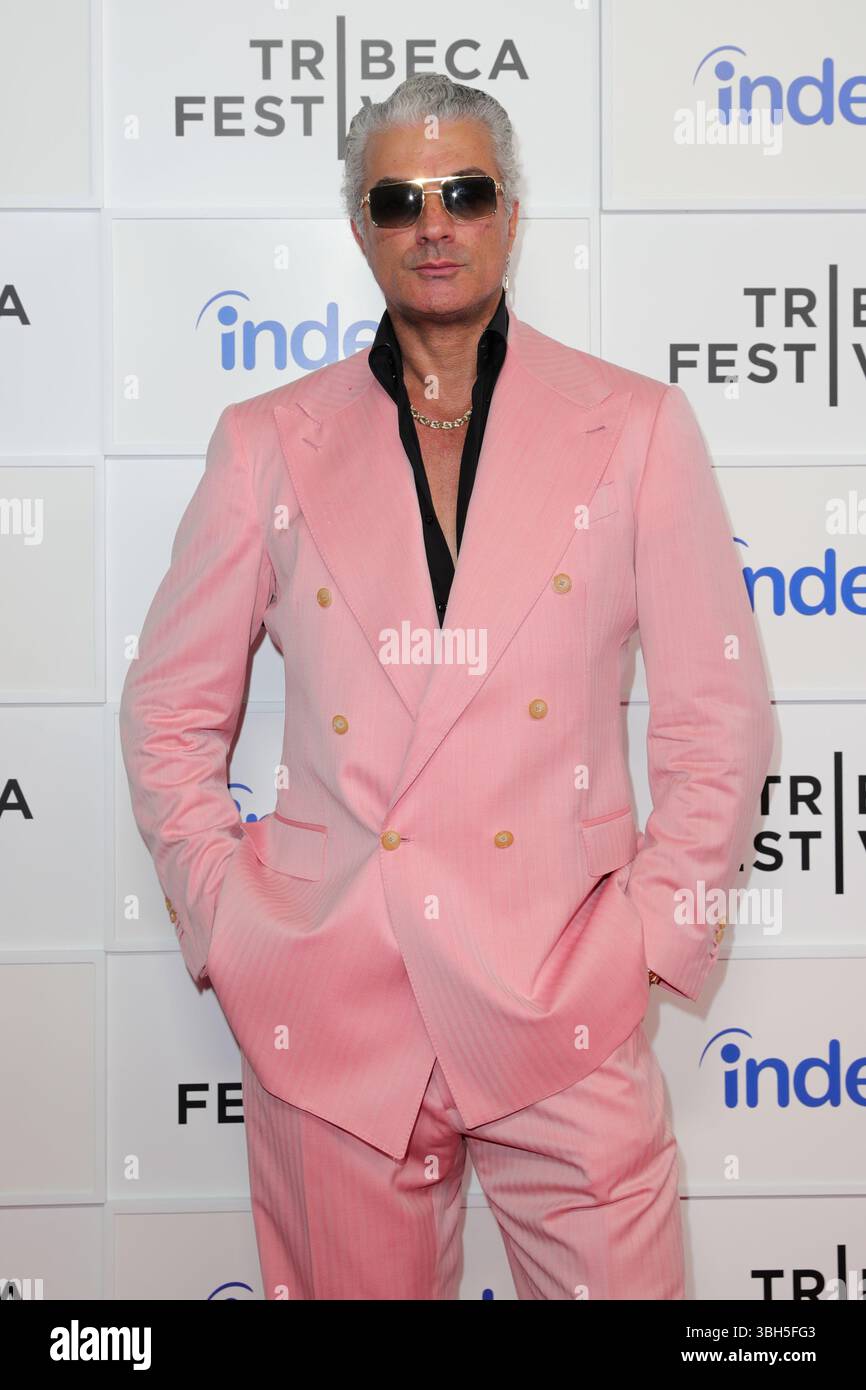 NEW YORK, NEW YORK - JUNE 06: Italian model and actor Fabrizio Brienza ...