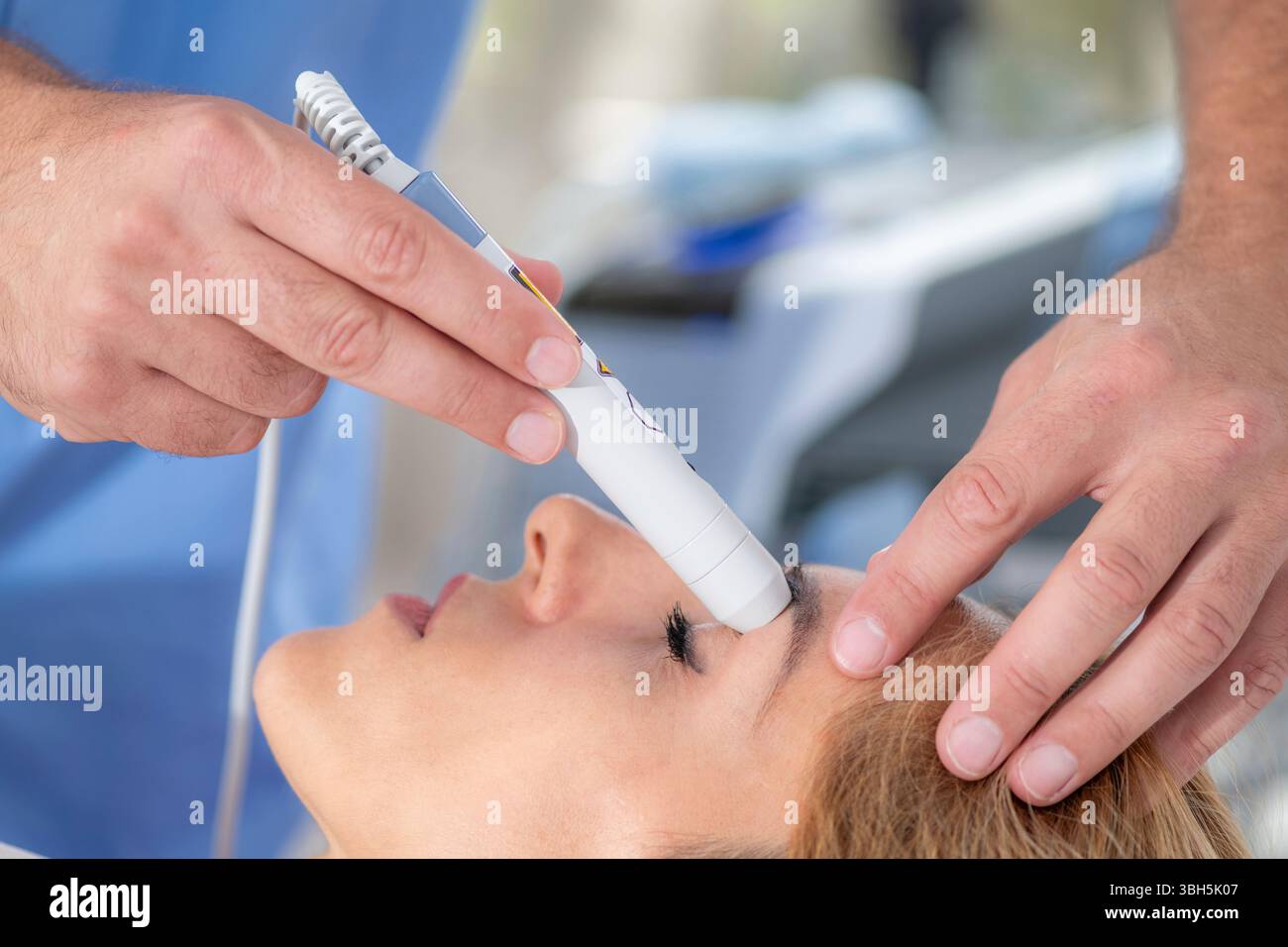 Laser sinus therapy hi-res stock photography and images - Alamy