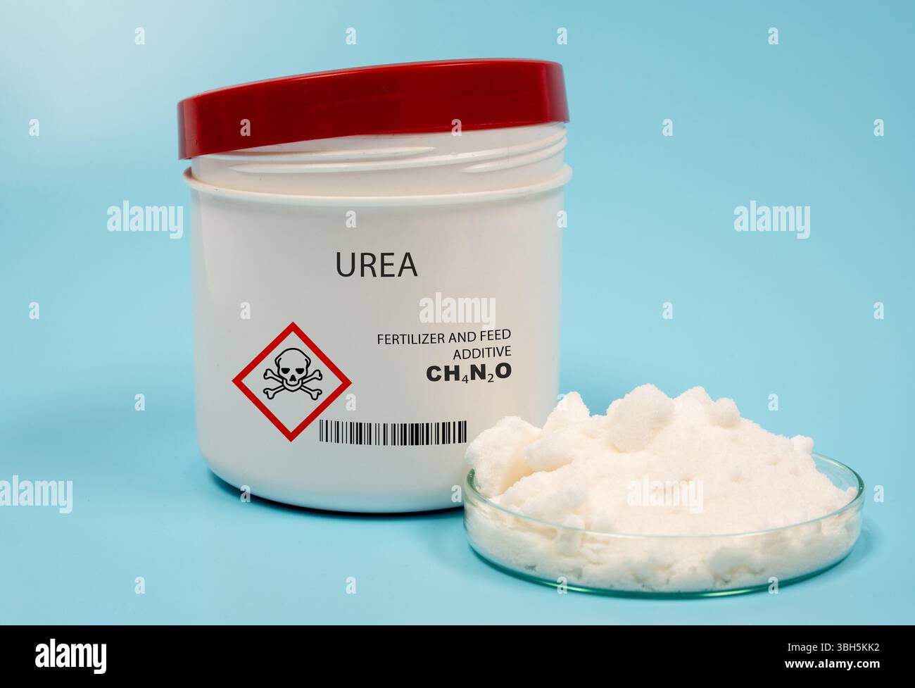 Urea. Used in fertilisers and animal feed Stock Photo - Alamy