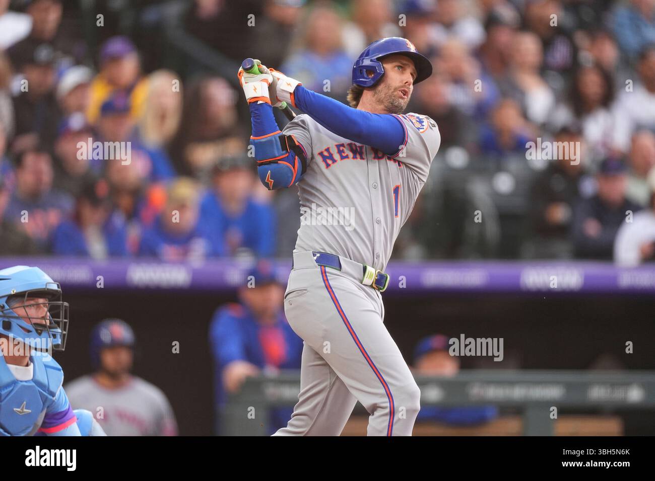 New York Mets second baseman Jeff McNeil (1) in the third inning of a ...