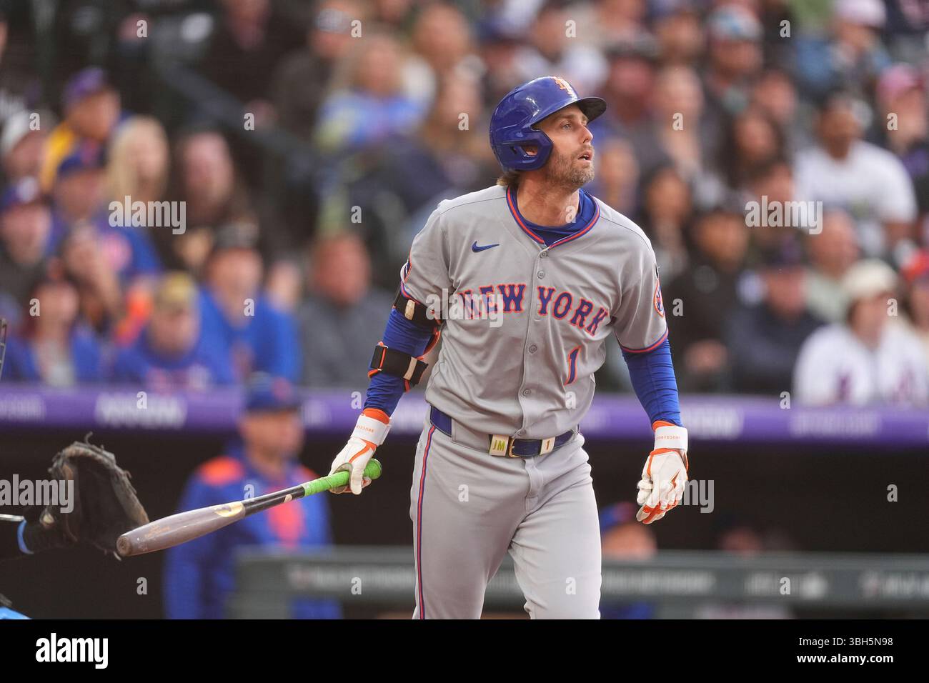 New York Mets second baseman Jeff McNeil (1) in the third inning of a ...