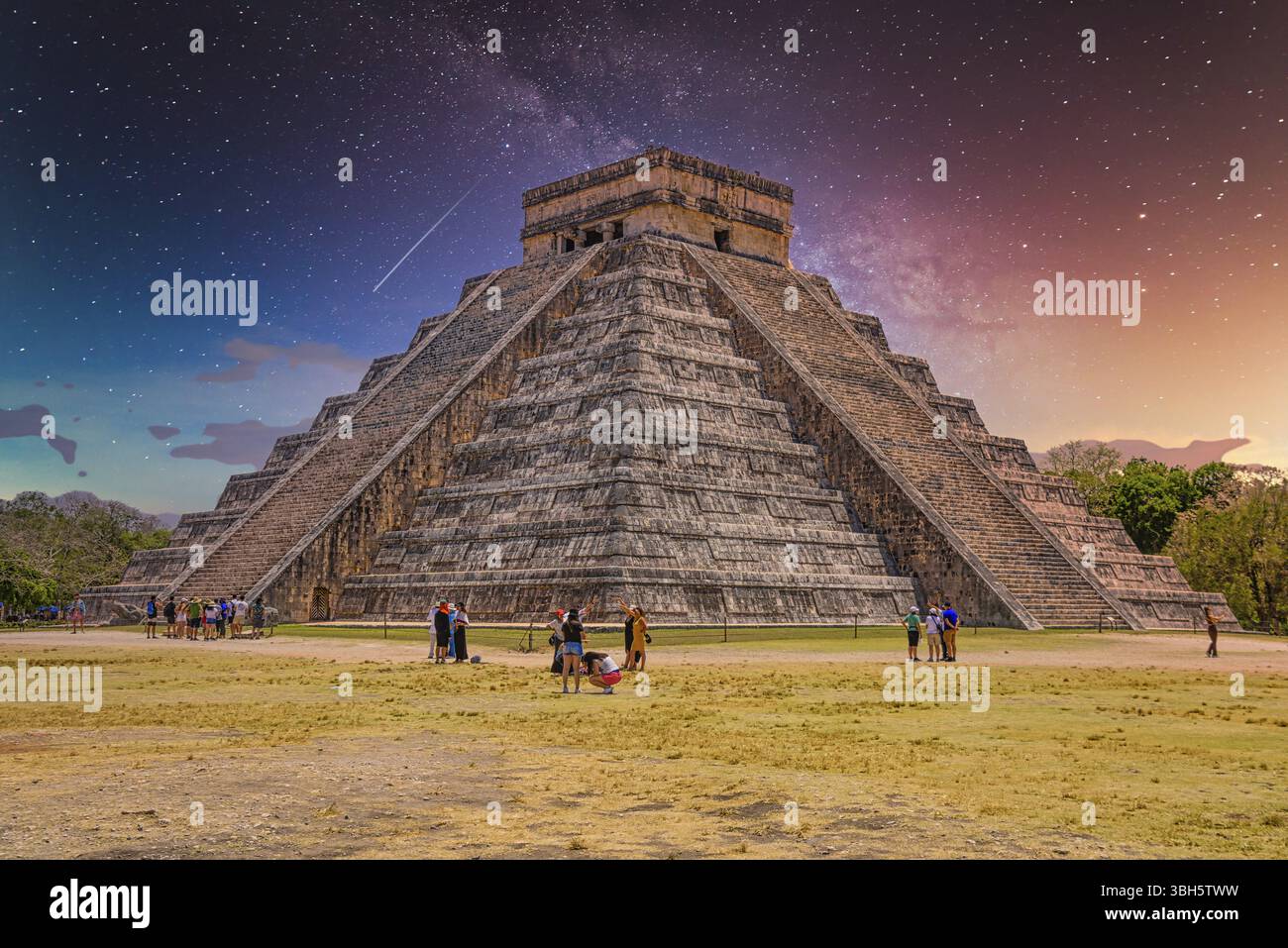 Temple Pyramid of Kukulcan El Castillo, Chichen Itza, Yucatan, Mexico ...