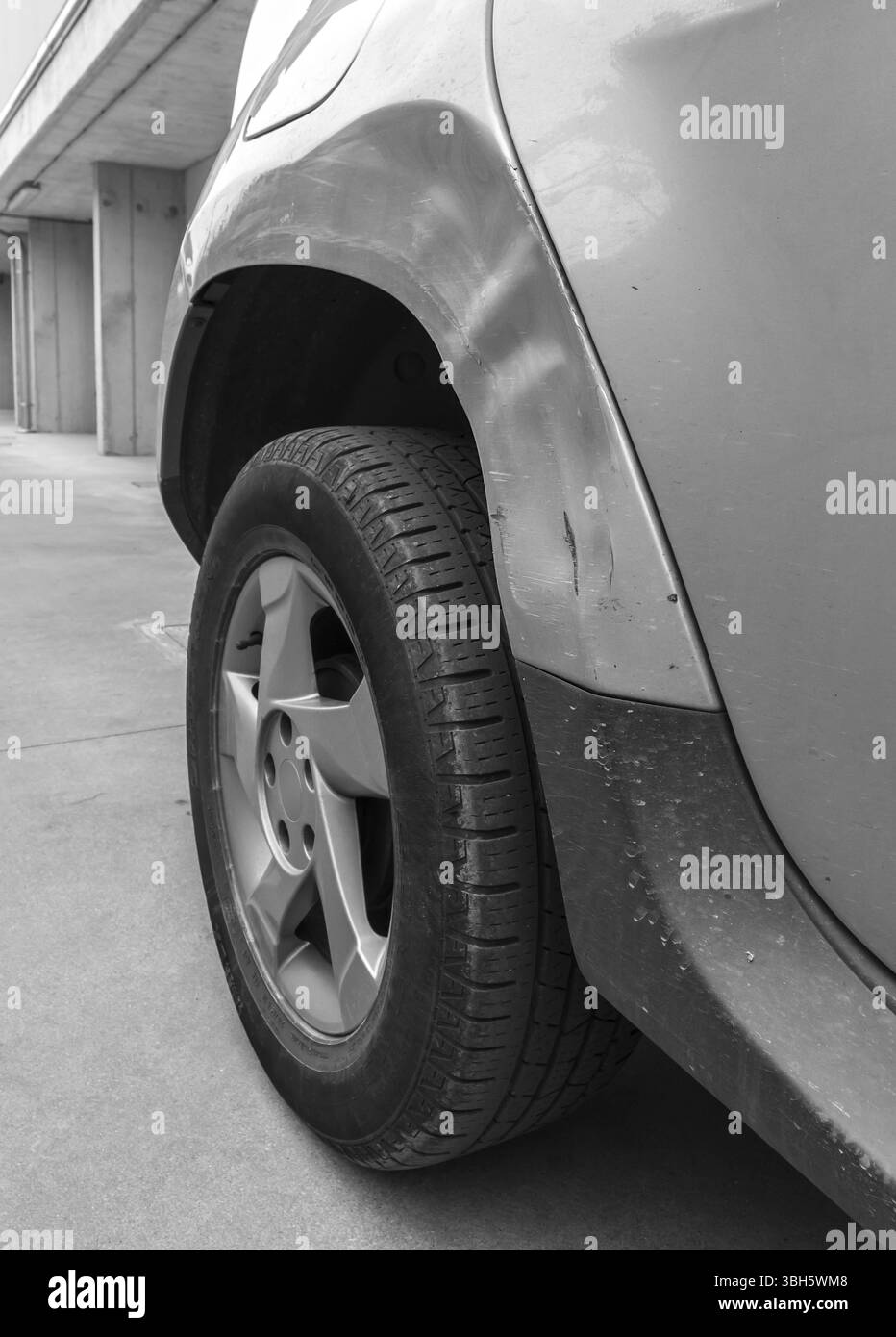 Car accident close up Black and White Stock Photos & Images - Alamy