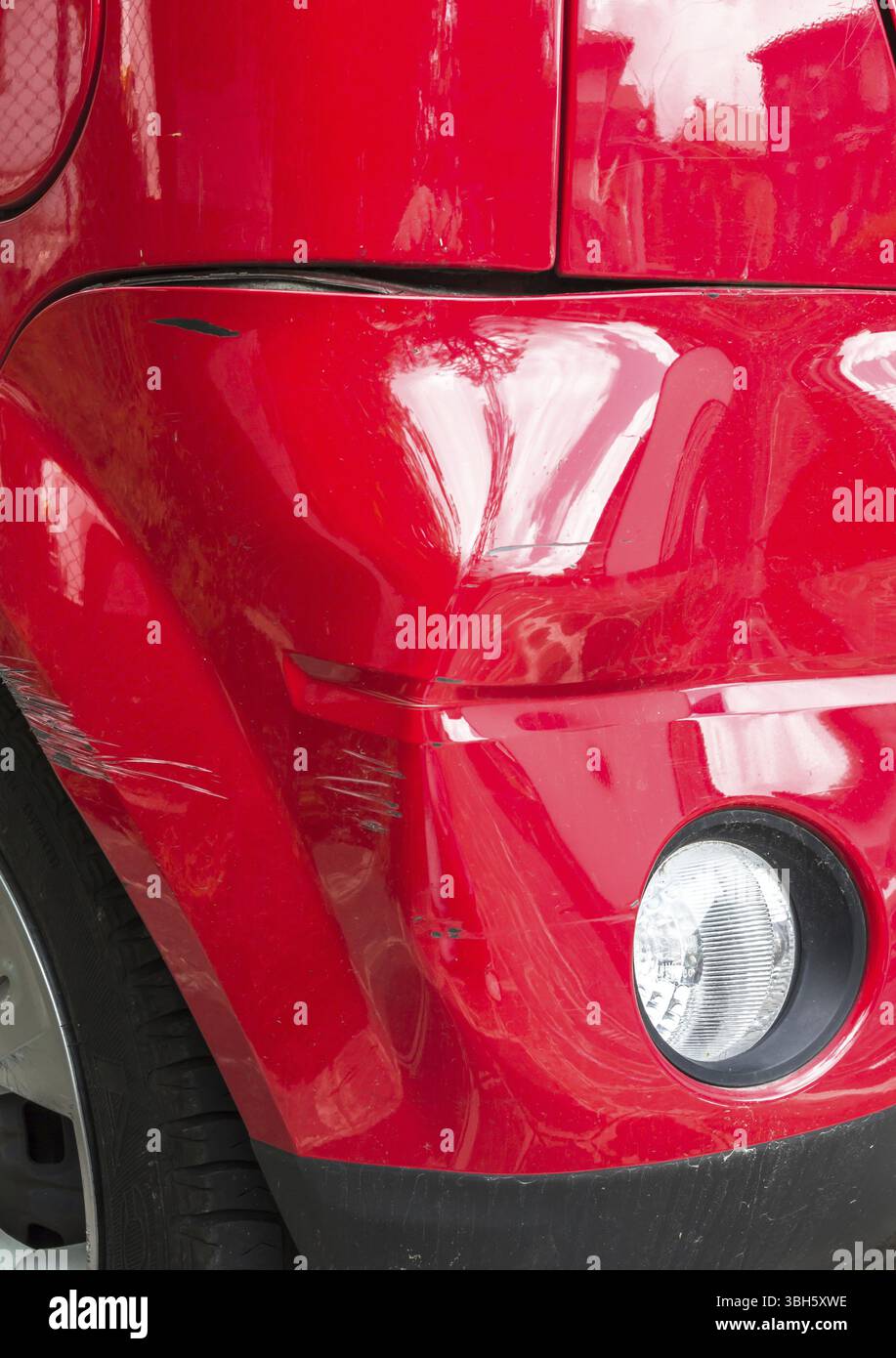 Accidental car hi-res stock photography and images - Alamy