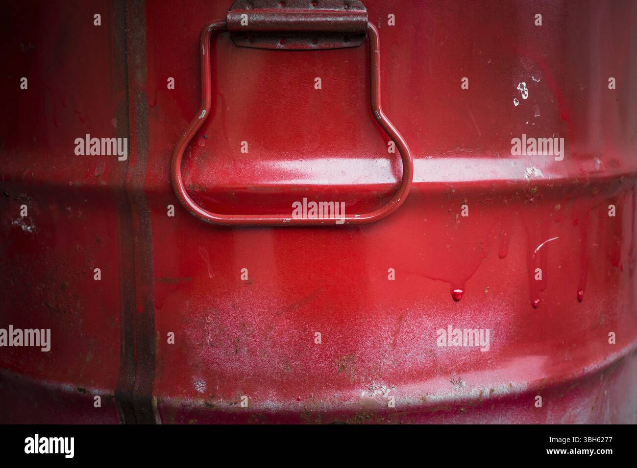 Oil barrel price hi-res stock photography and images - Alamy