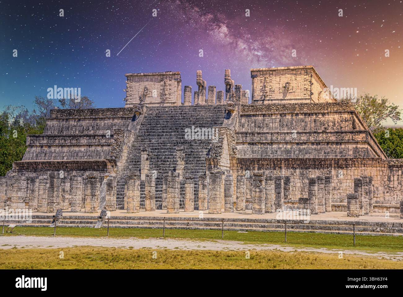 Temple of the Warriors in Chichen Itza, Quintana Roo, Mexico. Mayan ...