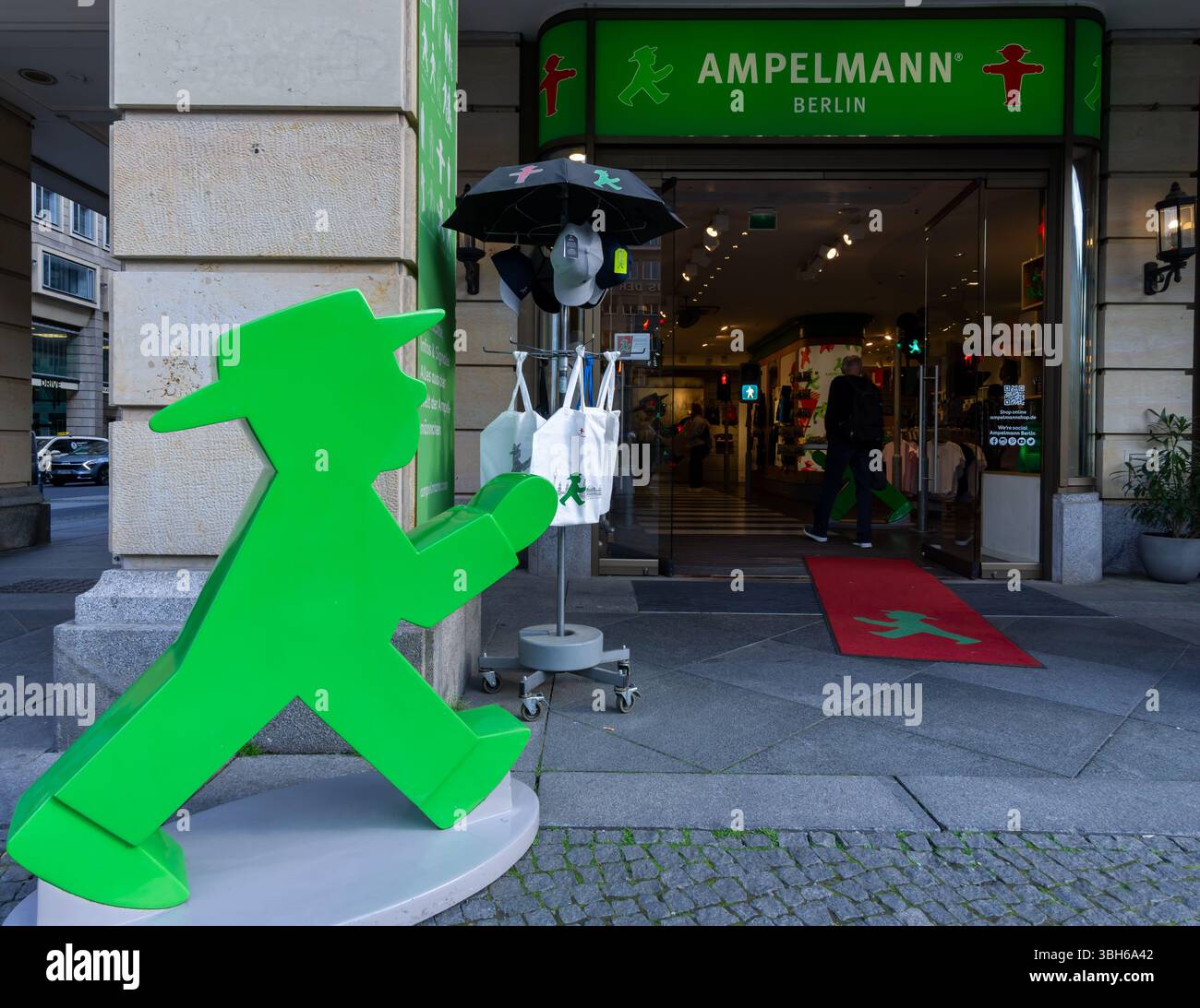 Ampelmann Shop in Berlin-Mitte with large green pedestrian figure ...