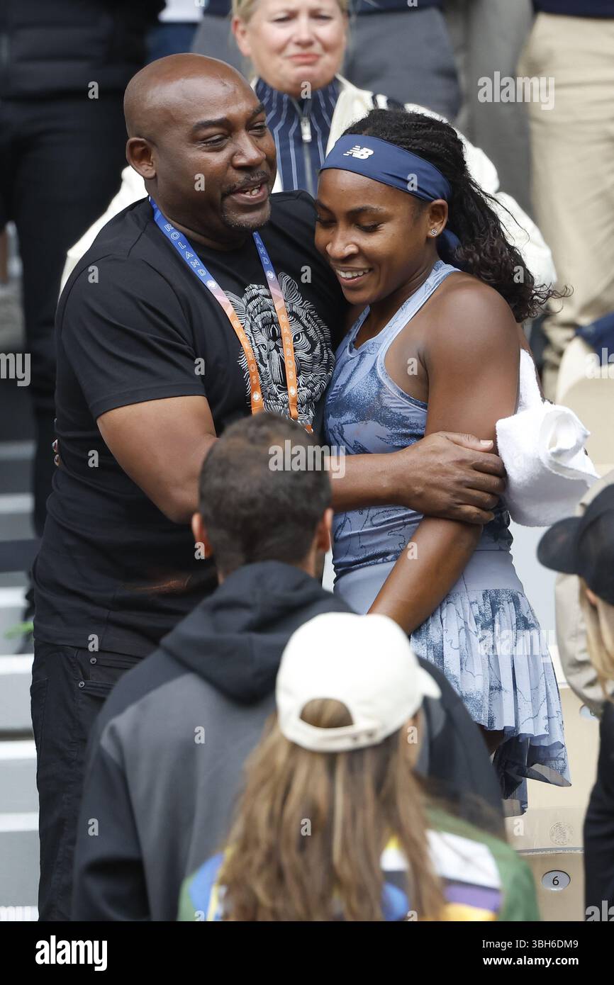 Coco Gauff of USA celebrates her victory against Aryna Sabalenka of ...