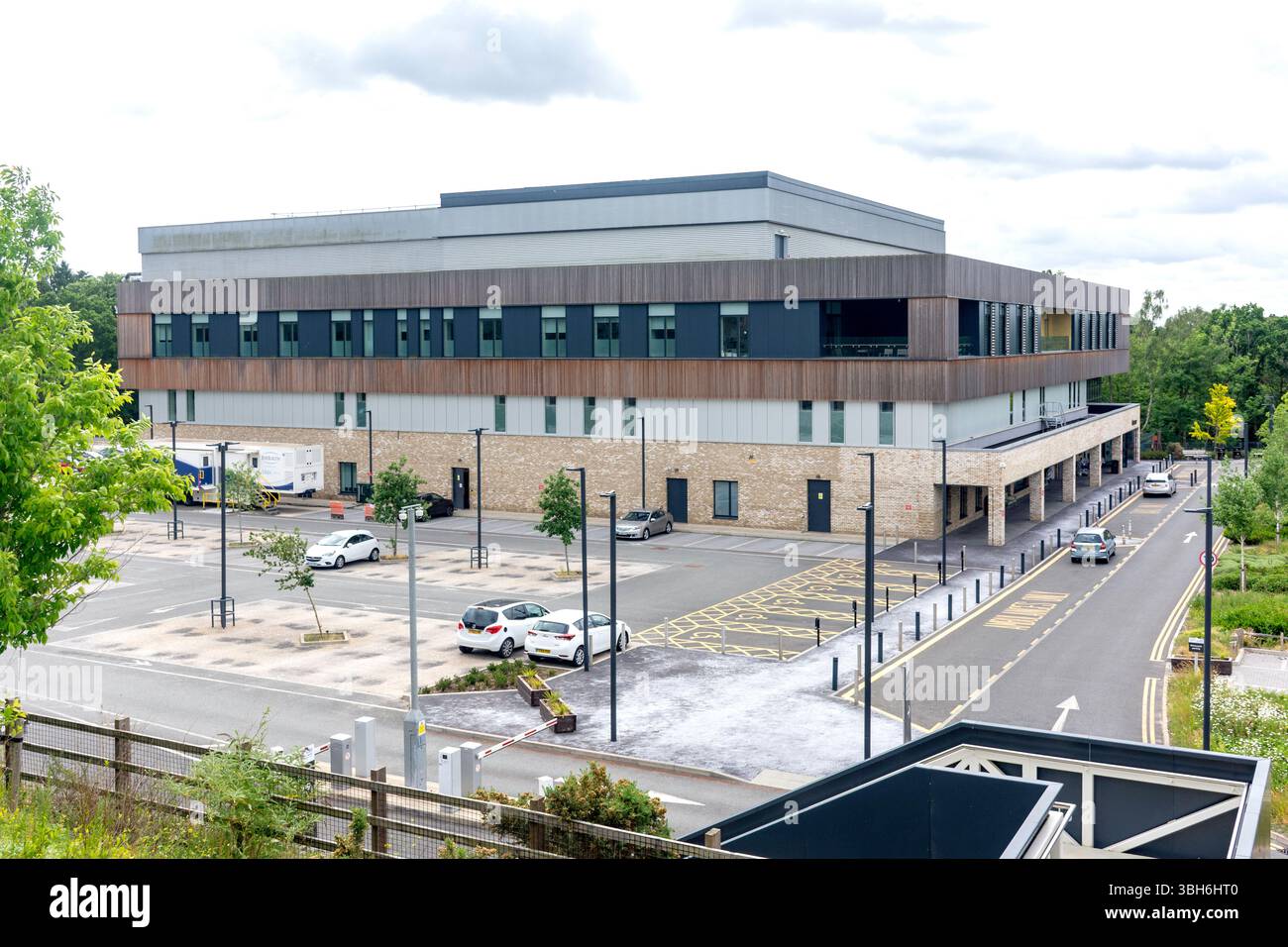Heatherwood hospital new modern medical hospitals nhs trust broo hi-res ...