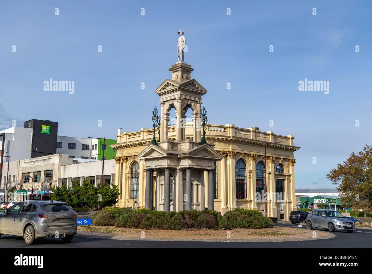 Invercargill, South Island,New Zealand, the Troopers Boer War memorial ...