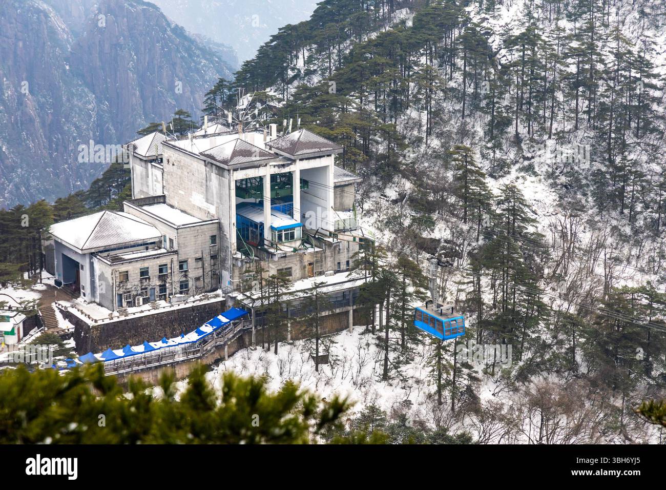 Cable car arriving the Huangshan or Yellow Mountain station. Cableway ...